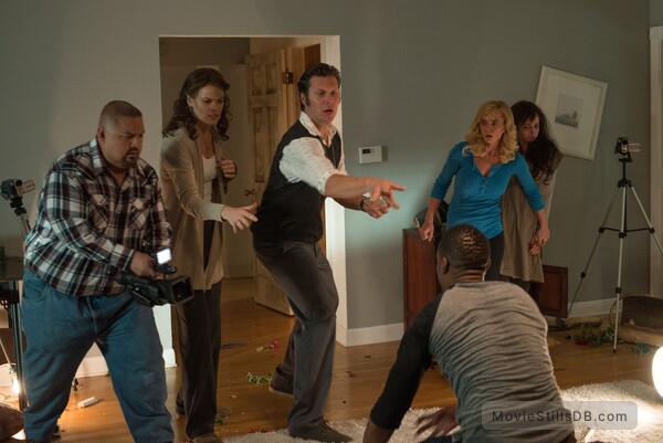 A Haunted House 2 - Publicity still of Gabriel Iglesias & Jaime Pressly