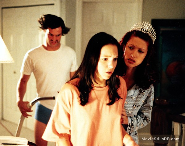 Scary Movie - Publicity still of Anna Faris & Dave Sheridan