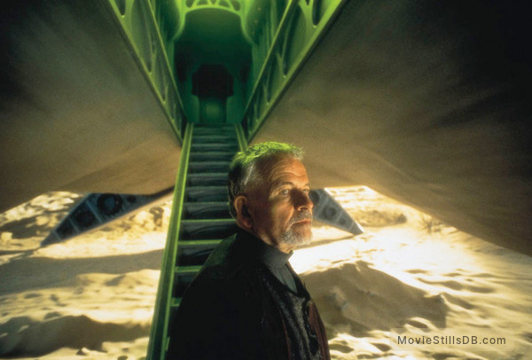 The Fifth Element - Publicity still of Ian Holm