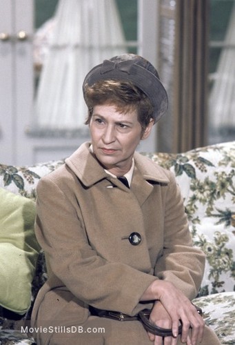 Bewitched - Episode 6x02 publicity still of Alice Ghostley