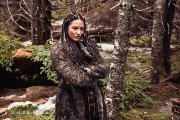 Frontier - Episode 1x04 publicity still of Jessica Matten